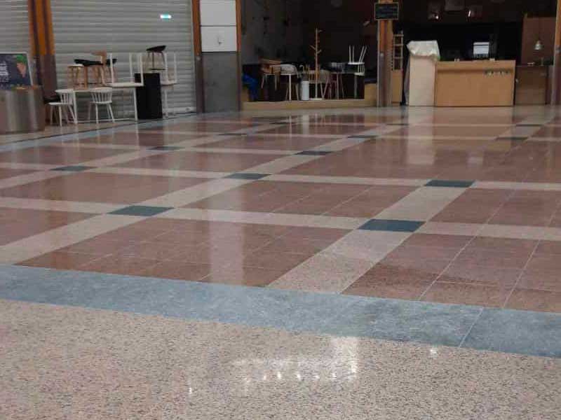 Pavimento centro commerciale rigenerato, con Ecotep S.r.l.